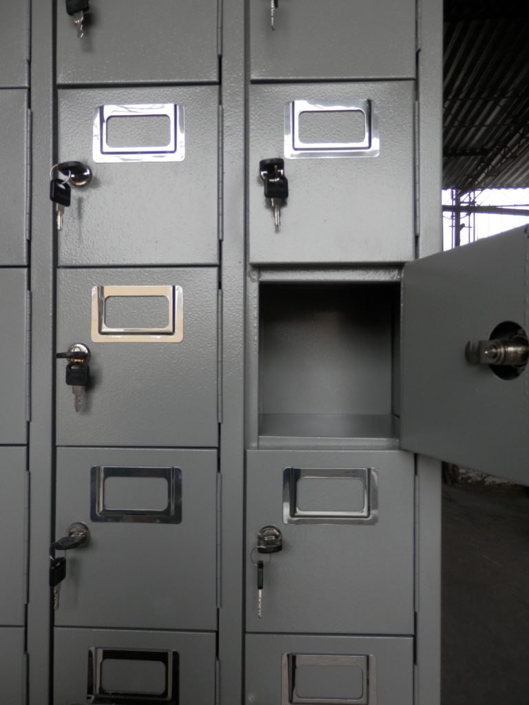 Locker porta celulares 100 puertas - Office Art Perú | Lockers ...